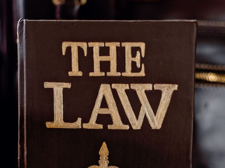 LAW OF TORT v. LAW OF TORTS - Jus Corpus